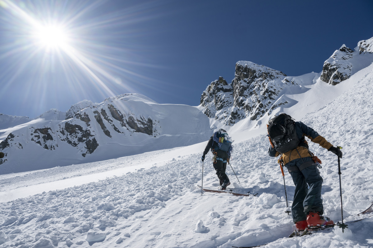 Avalanche claims lives of 2 skiers near 2026 Winter Olympics in Italy