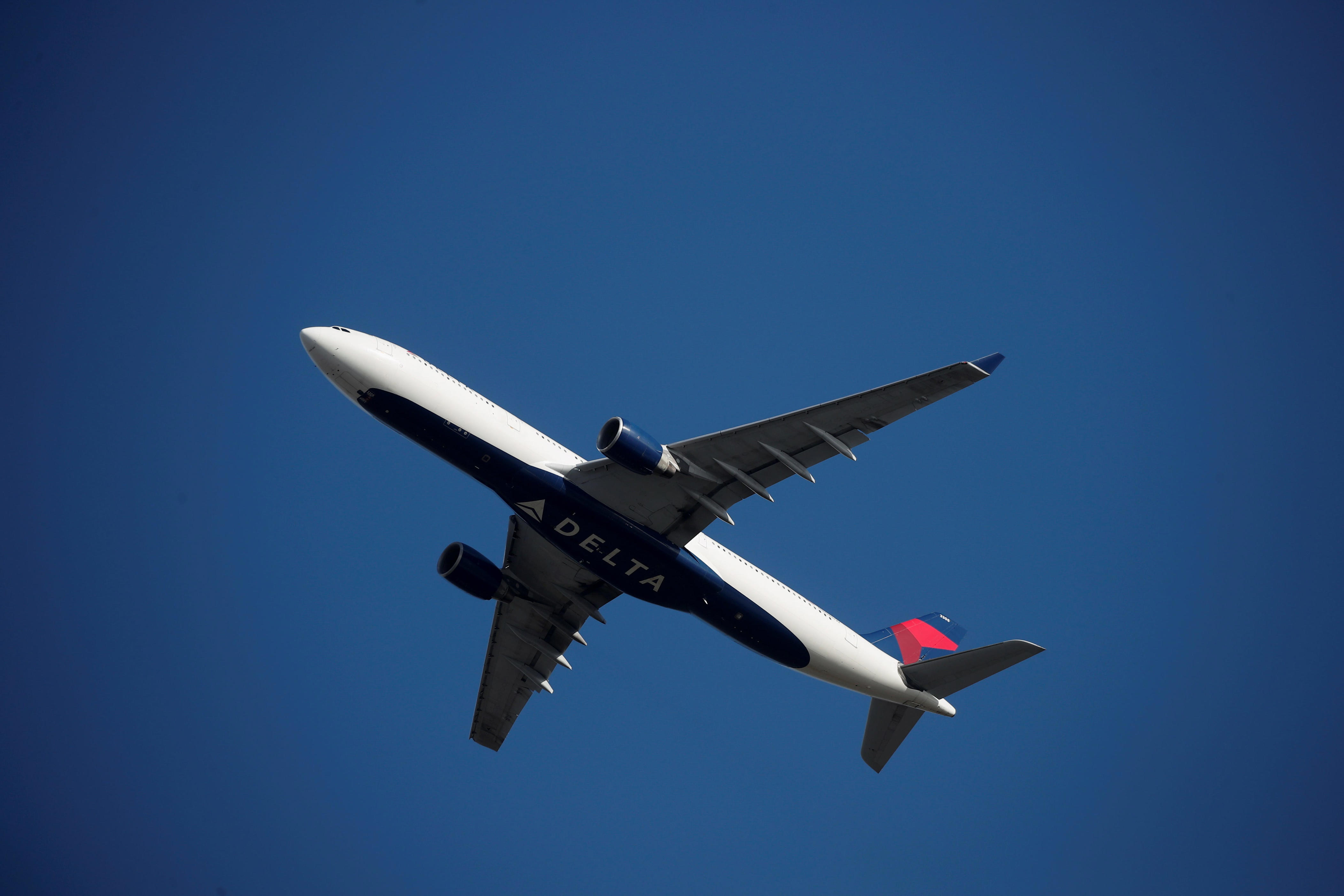 Delta's longest-ever domestic flight is back. These flights are even ...