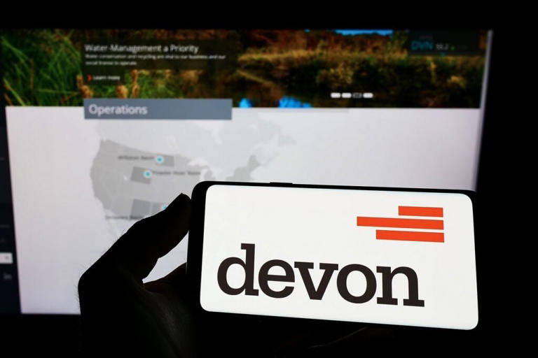 Devon Energy stock slips despite Q4 earnings beat