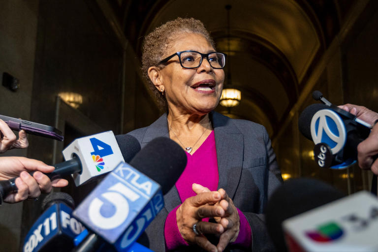 Angry Angelenos call on Mayor Karen Bass to resign after statement ...