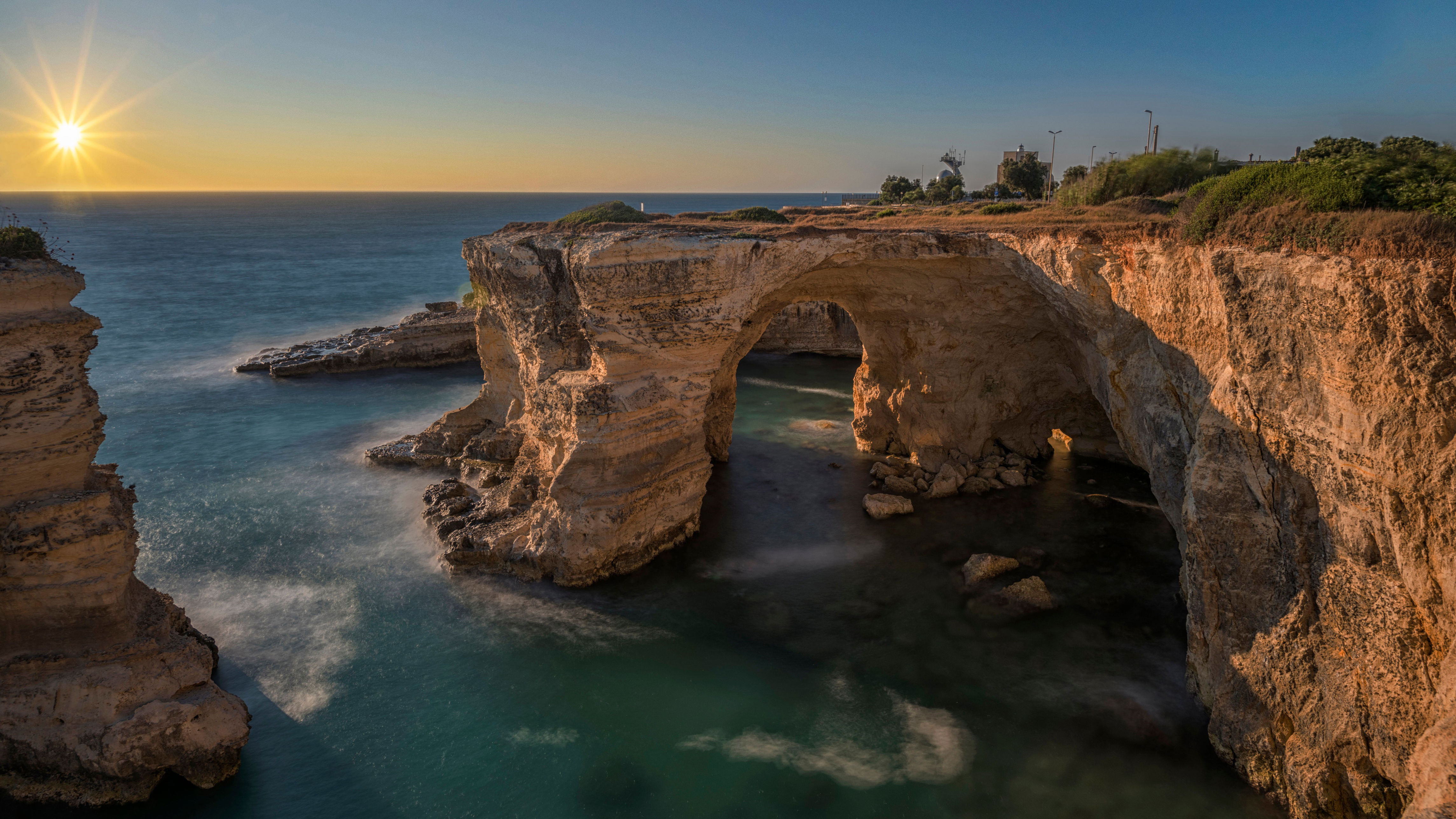 A romantic landmark crumbles: Extreme weather blamed for Italy's ...