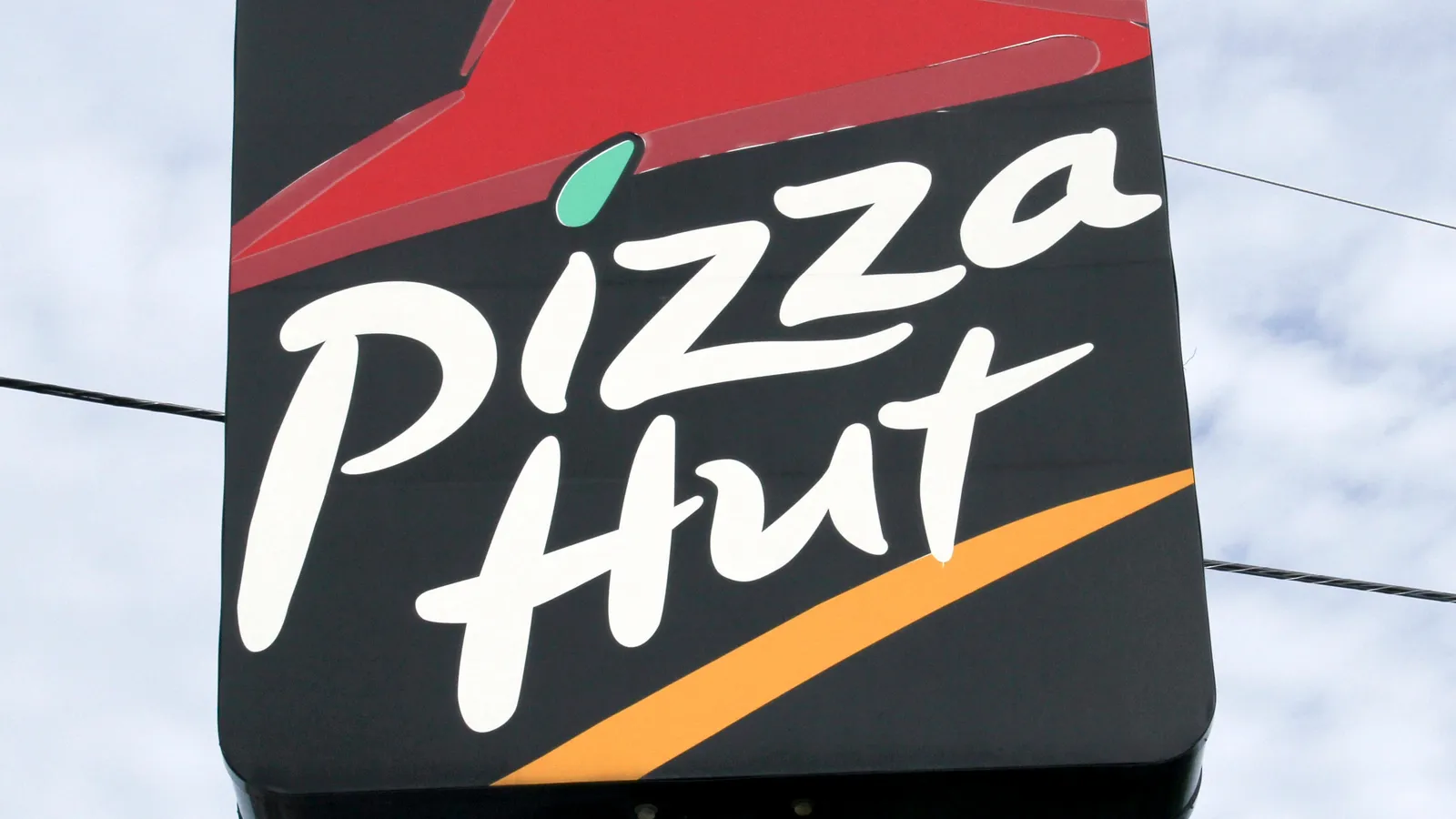 Pizza Hut changes hands in $2.7 billion deal amid industry pressure