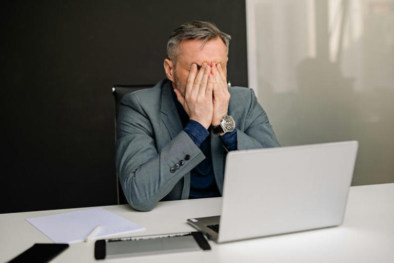 People who hate being late share these 9 control-driven personality traits