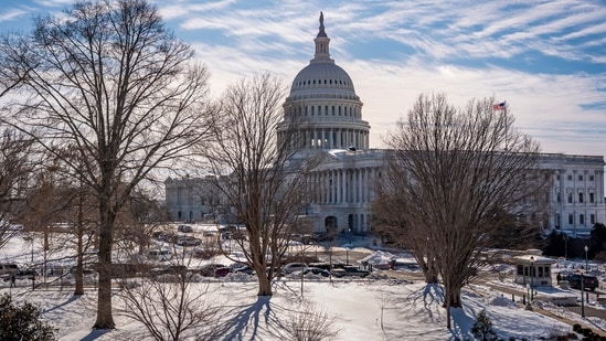 US Capitol: Man with apparent shotgun arrested near West Front - 5 ...