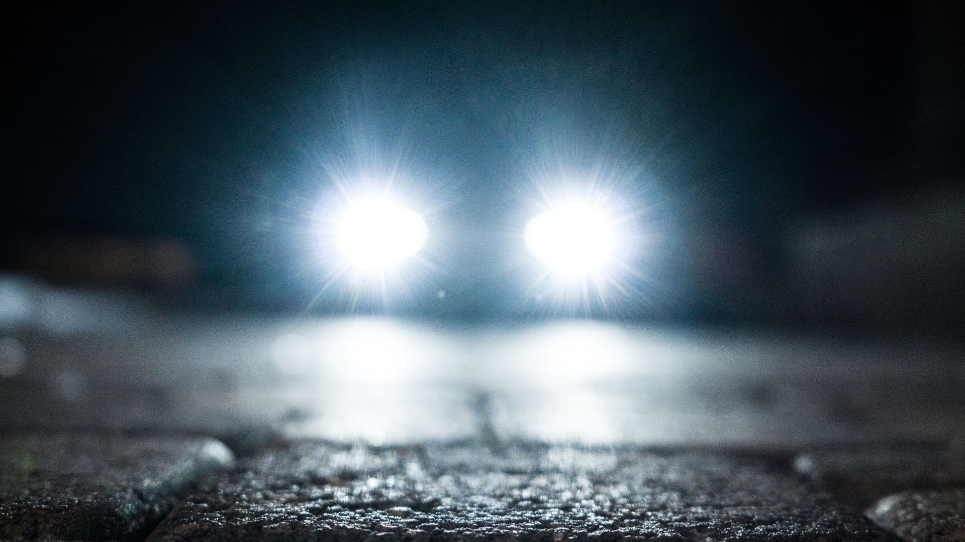 The secret language of car lights: 20 signals drivers misread