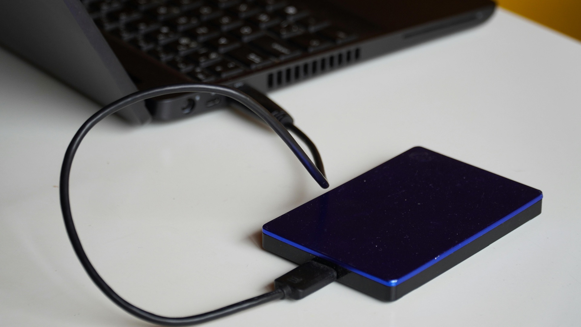 10 signs your external hard drive is corrupted & 10 tips to keep it healthy
