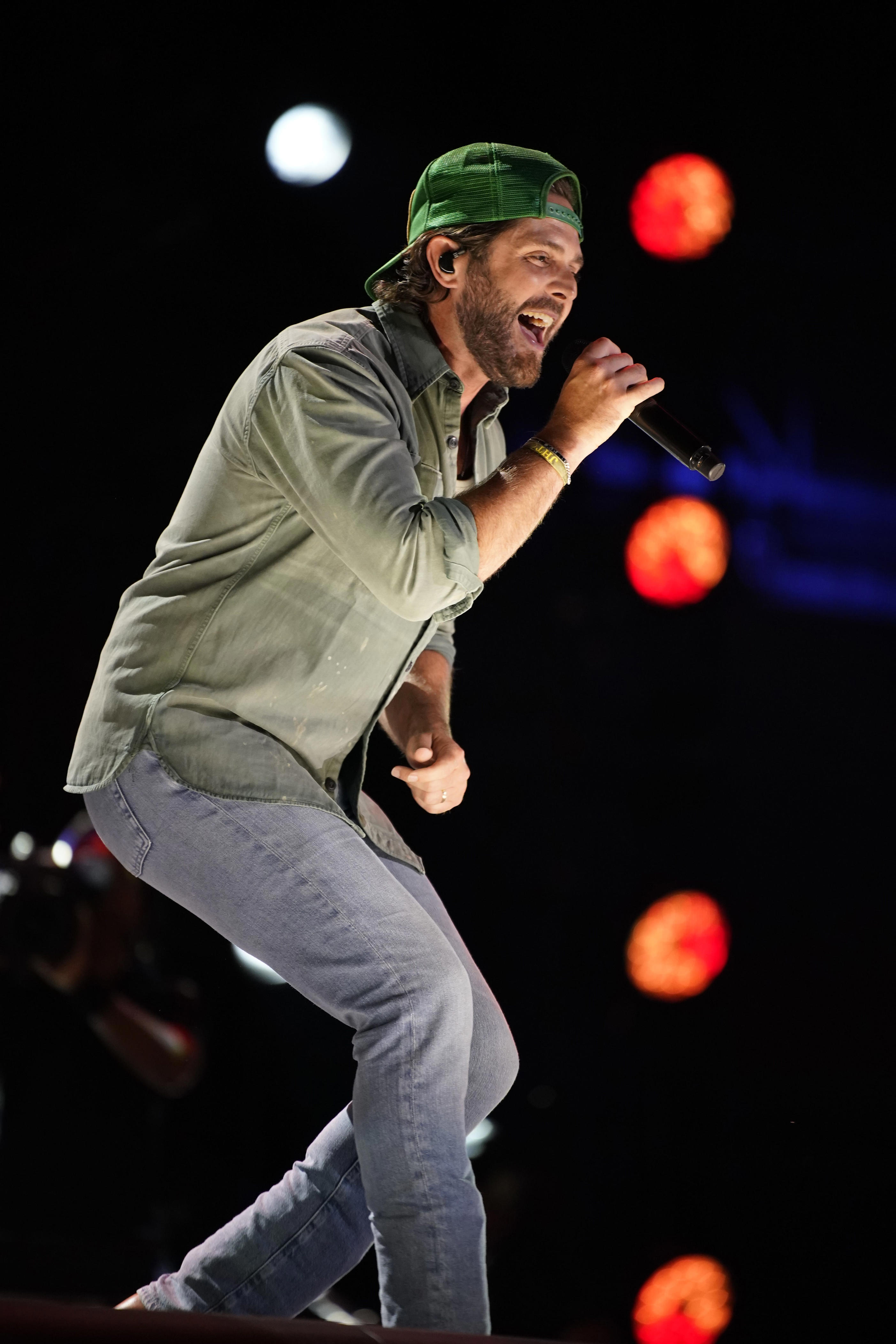 Country star Thomas Rhett announces tour date in Iowa this summer