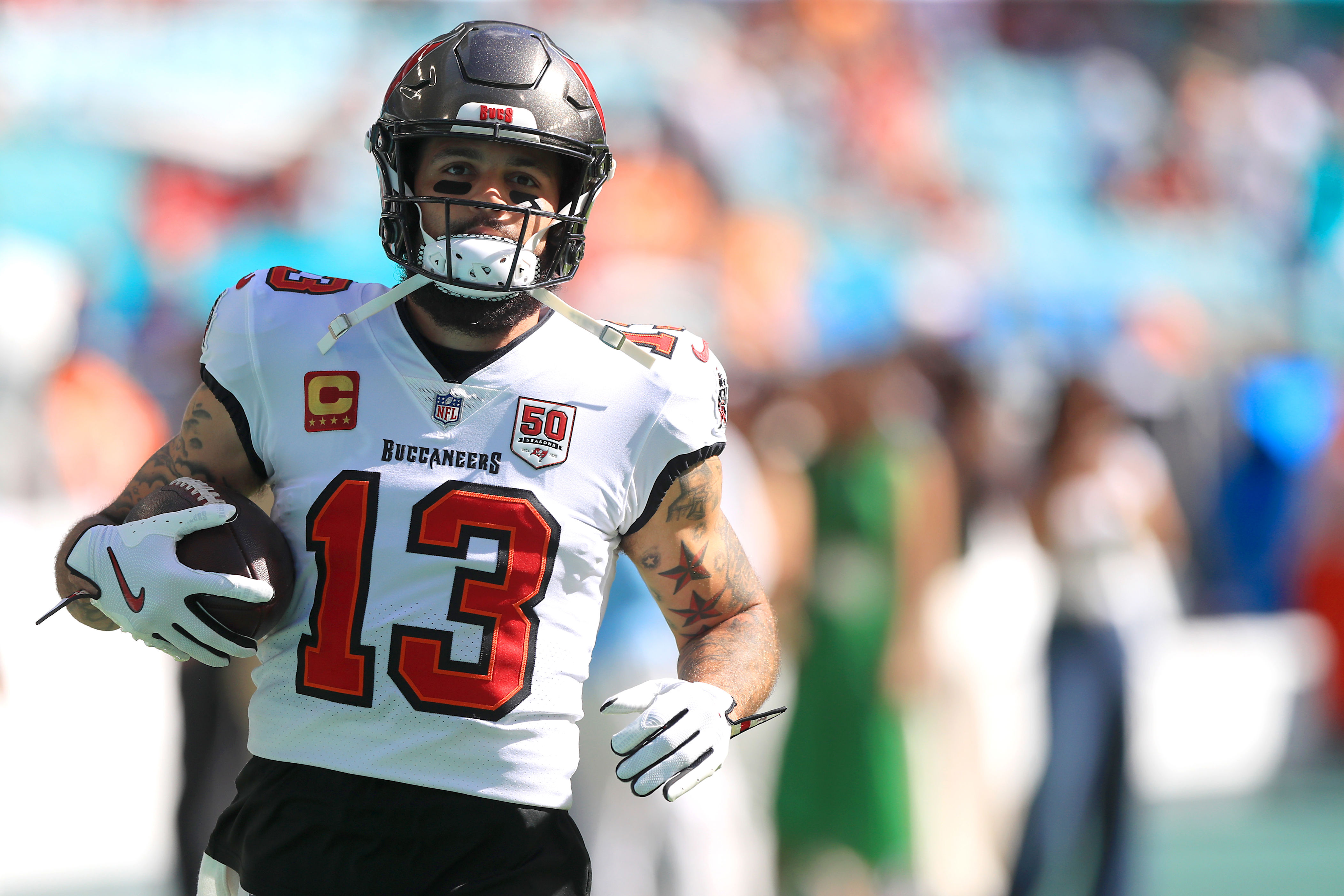 Mike Evans' agents confirm that he'll play a 13th NFL season in 2026 ...