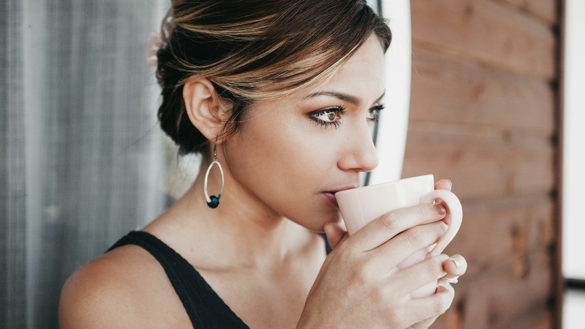 Does drinking coffee on an empty stomach really cause ulcers?