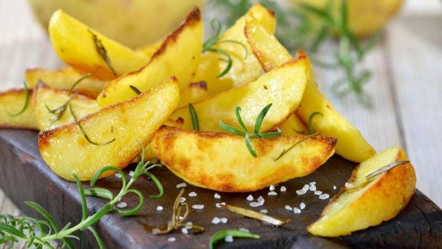 Patatas gajo en airfryer: crujientes por fuera y tiernas por dentro