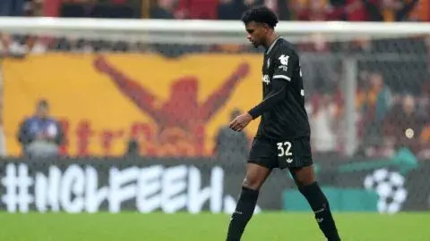 Real Madrid vence al Benfica, pero el partido queda manchado por la ...