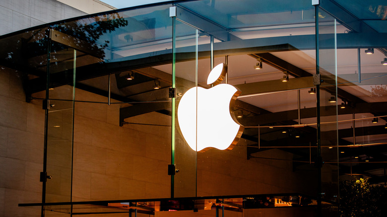 Apple is quietly working on these three new AI wearable devices