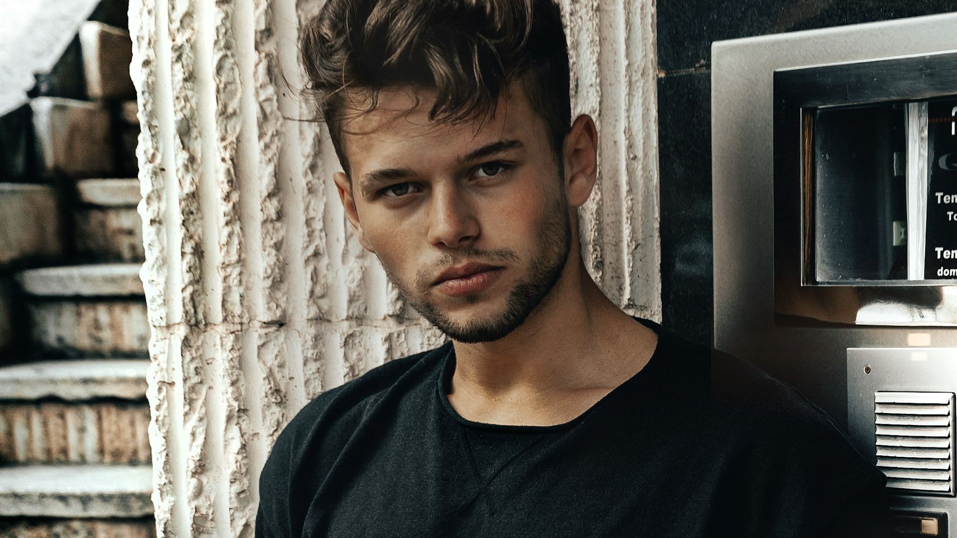 20 male names that instantly make a woman's heart flutter