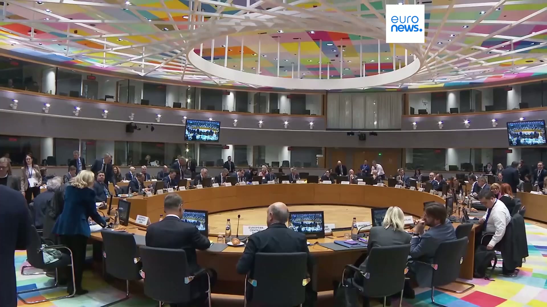 Approbation des plans de défense de huit pays de l'UE, d'un montant ...