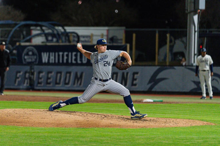 Jackets’ impressive start continues with 25-1 win at Georgia Southern