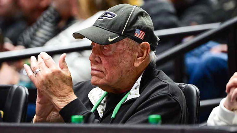 Zach Edey's gesture to Gene Keady a perfect example of Purdue ...