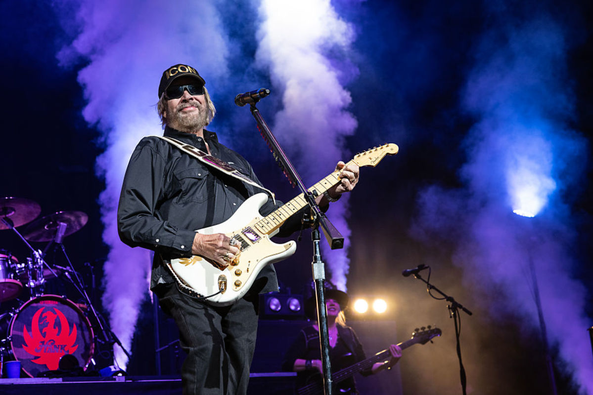 '70s country music star announces update on 2026 tour