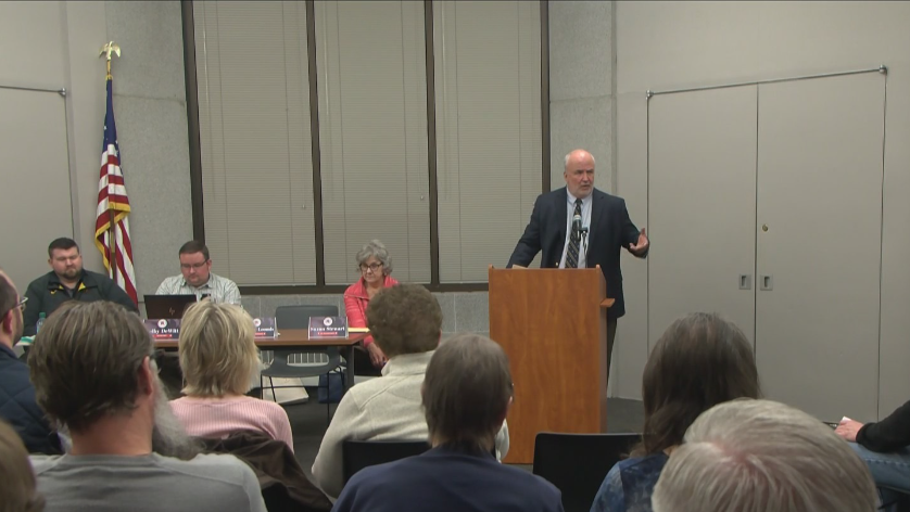 US Senate candidate speaks at GOP meeting