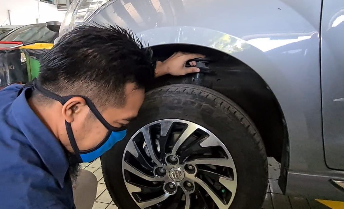 Ini lho alasannya kenapa ganti ban mobil baru harus roda depan dulu