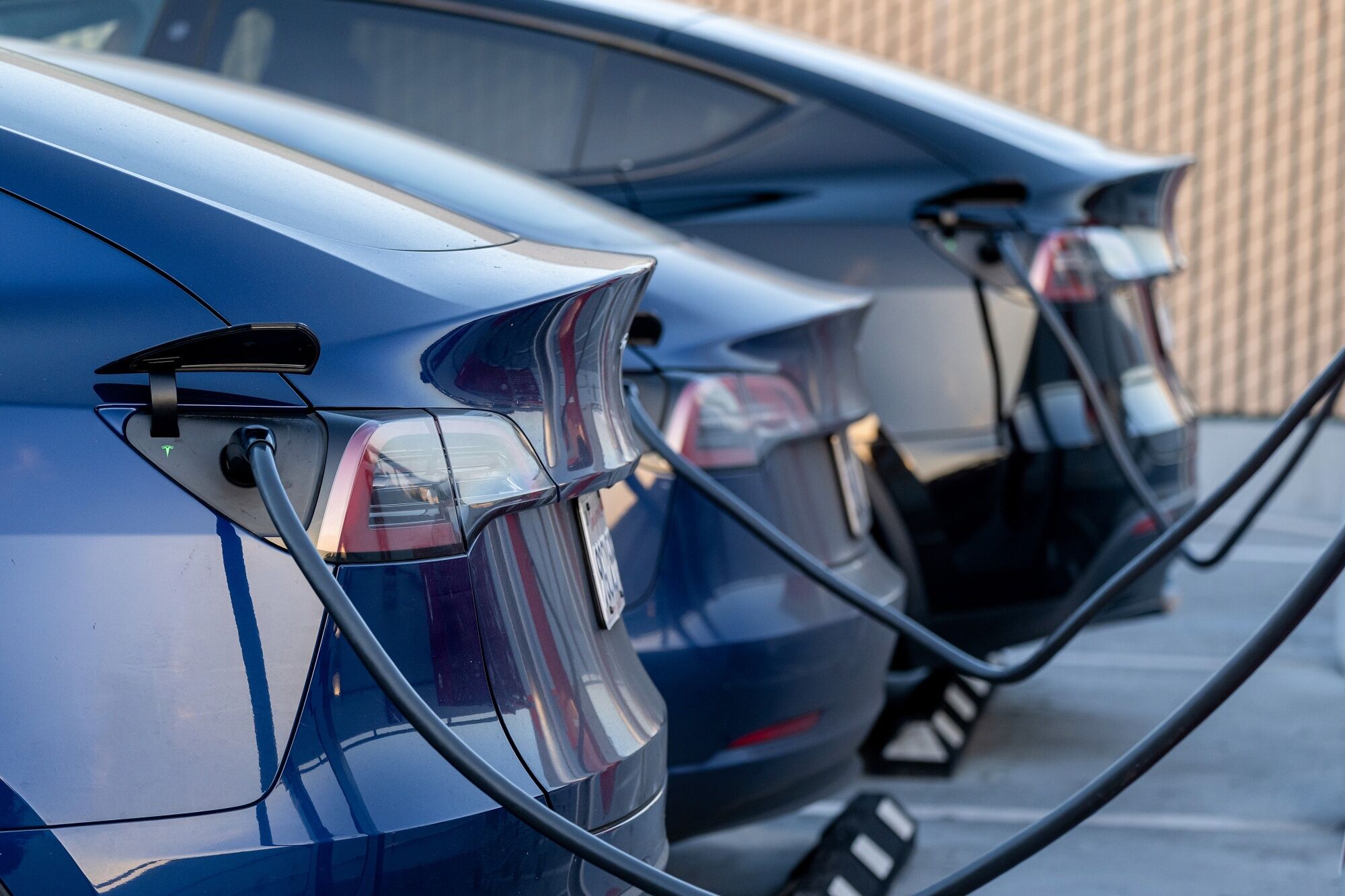 Tesla avoids California sales halt over Autopilot marketing