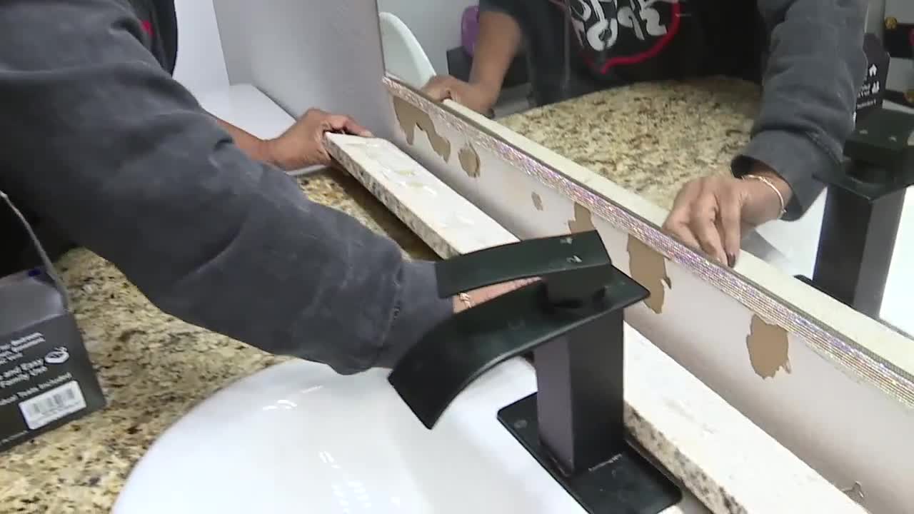 Las Vegas senior raises concerns over possible mold, roach issues ...