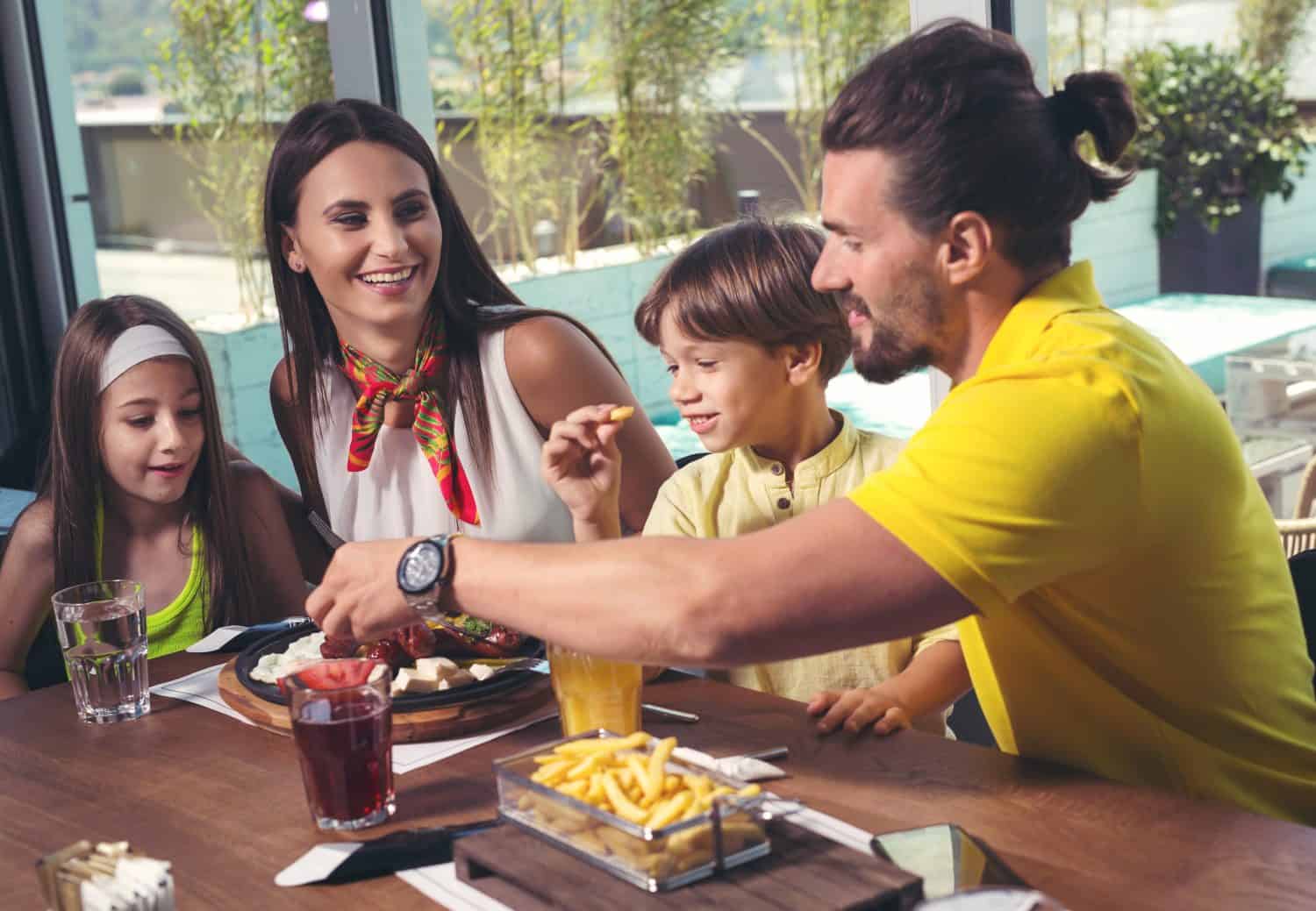 12 cheap food chains where families can still get a full meal