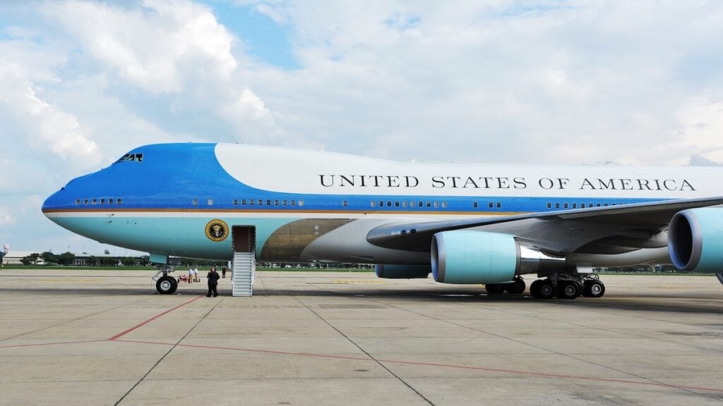 Trump's New Paint Scheme To Replace Kennedy-Era Airforce One Livery ...