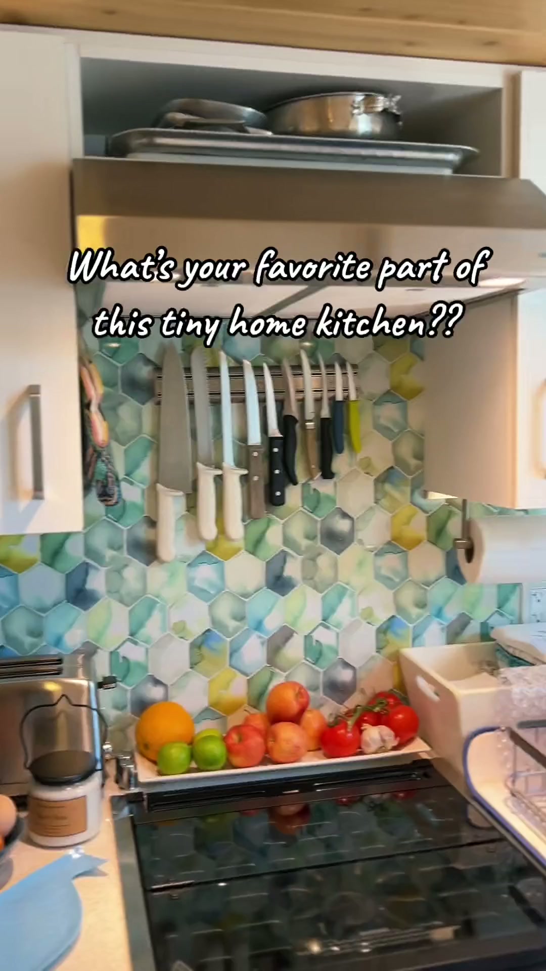 This cozy kitchen will wow you! 😍