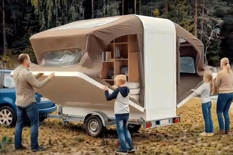 La remorque Wingcube se transforme en plateforme de camping avec deux ...