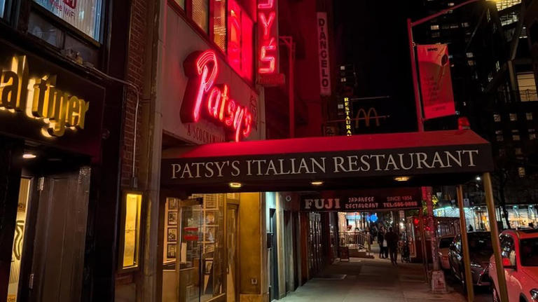 Frank Sinatra's favorite New York City restaurant is Manhattan's ...