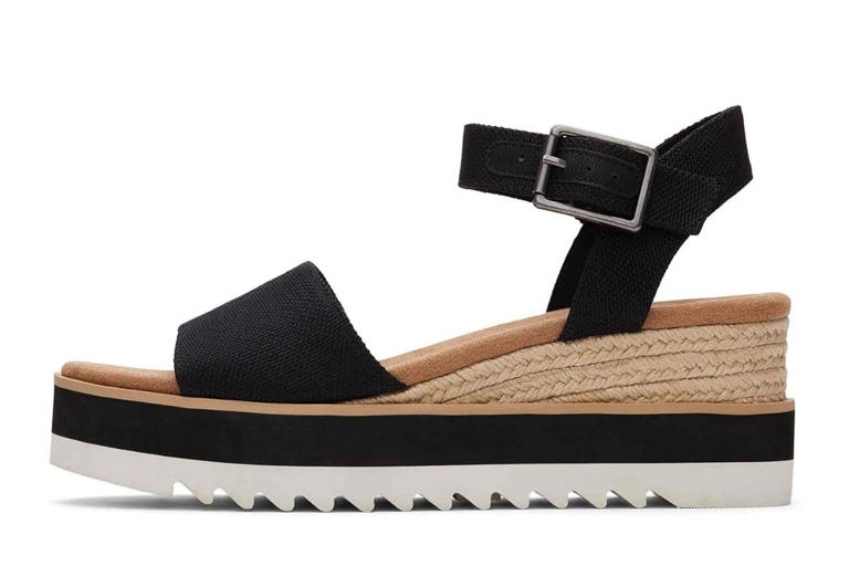 The 9 most comfy shoes to buy for under $100, according to podiatrists ...