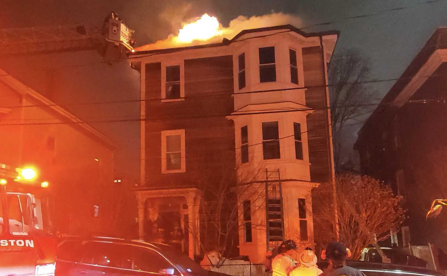 Ceiling collapses on crews battling 3-alarm fire; 4 firefighters taken ...