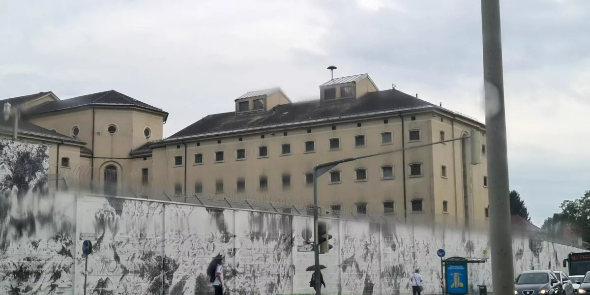 Justizanstalt Karlau in Graz überfüllt: Einzelzellen nun doppelt belegt
