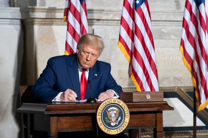 Stock market crash in 2026? Bad news about President Trump's tariffs ...