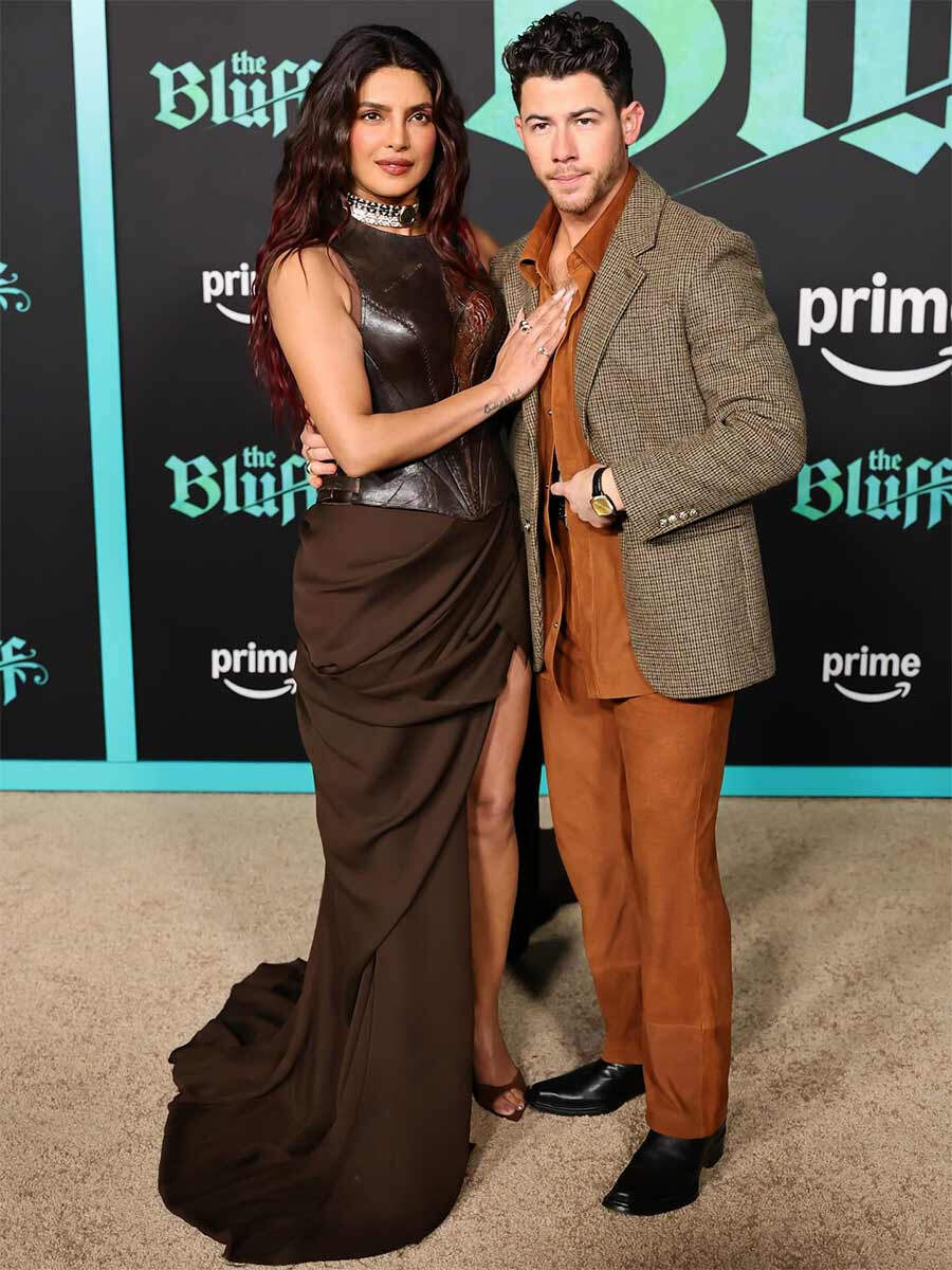 Photos: Priyanka Chopra Jonas and Nick Jonas' lovey dovey moments from ...