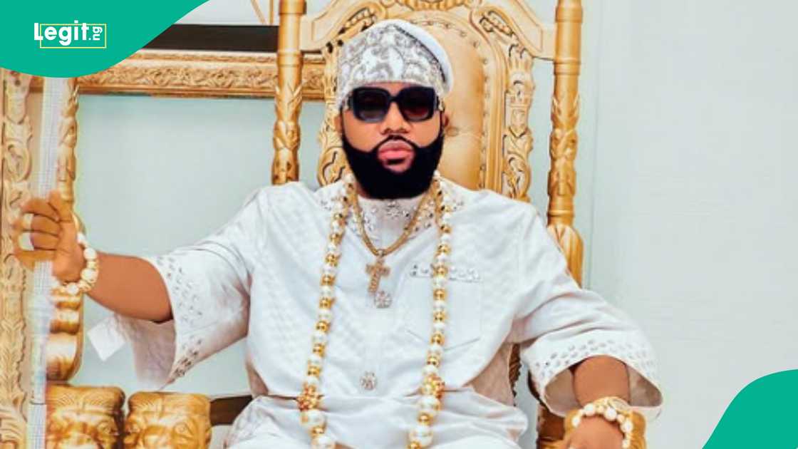 Watch as E-Money rewards Peller and Carter Efe after they destroyed ...