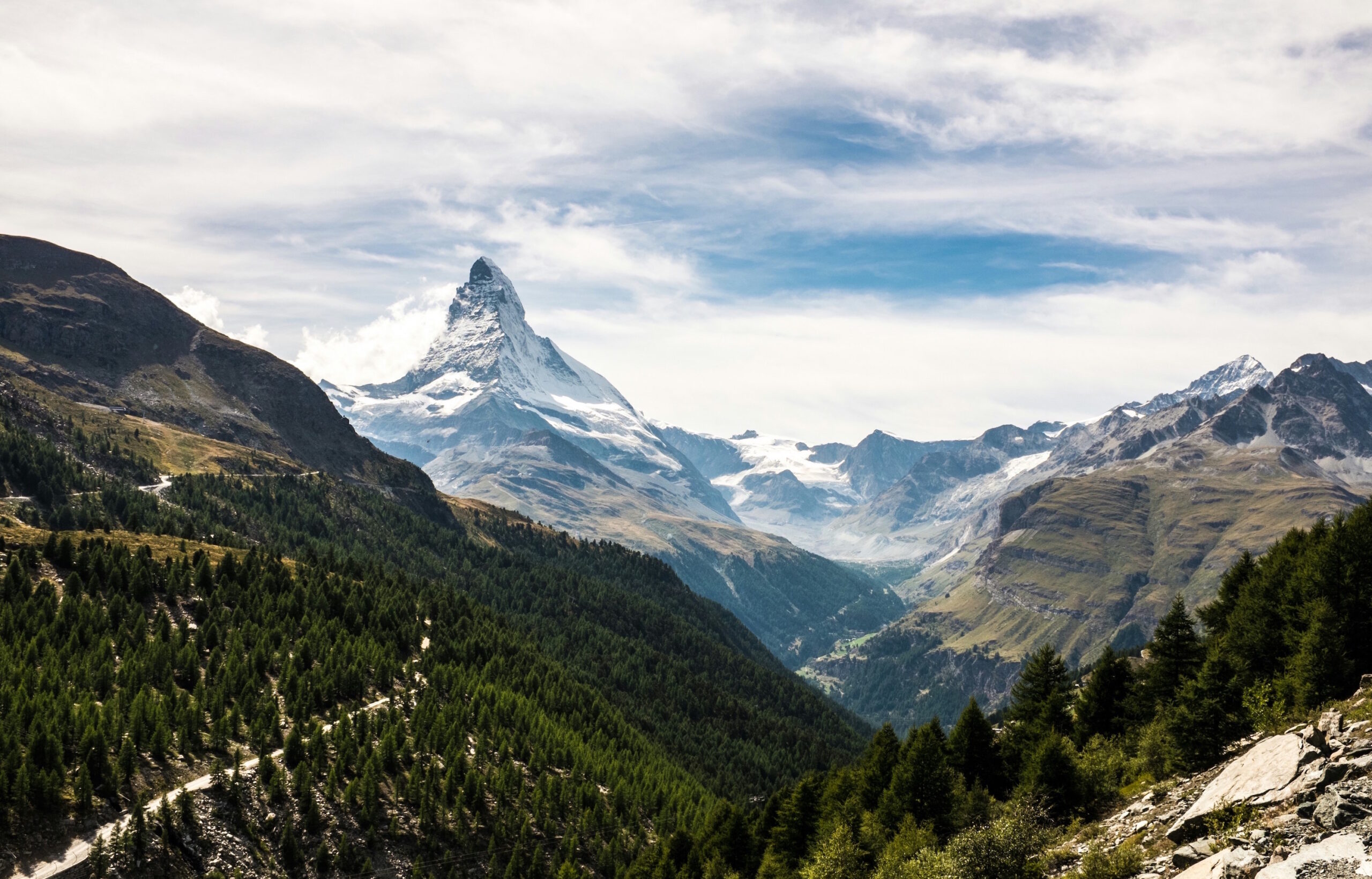 In the Alps, the 5 most beautiful and legendary hikes to do this summer
