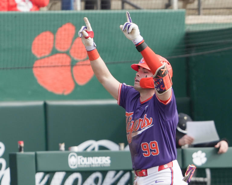 Clemson baseball vs Louisville score, live updates, Ben Slanker crushes ...