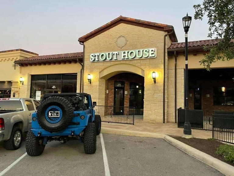 Second suspect arrested in fatal New Year's shooting at Stout House bar ...