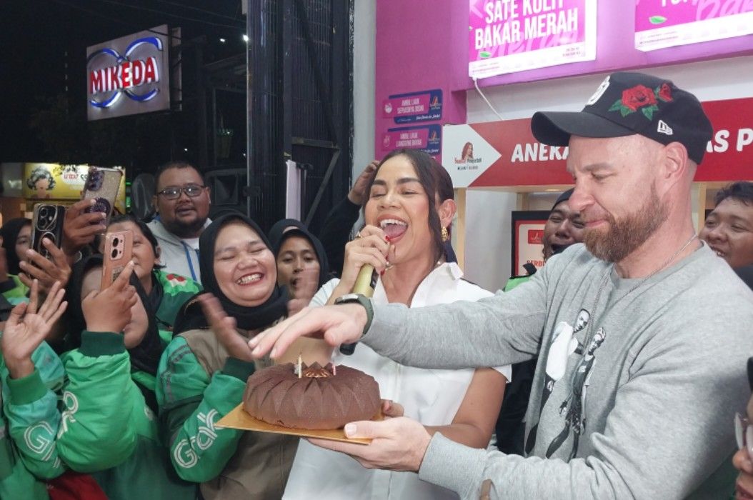 Melaney Ricardo merasa senang bisa rayakan ulang tahun bareng driver ojol