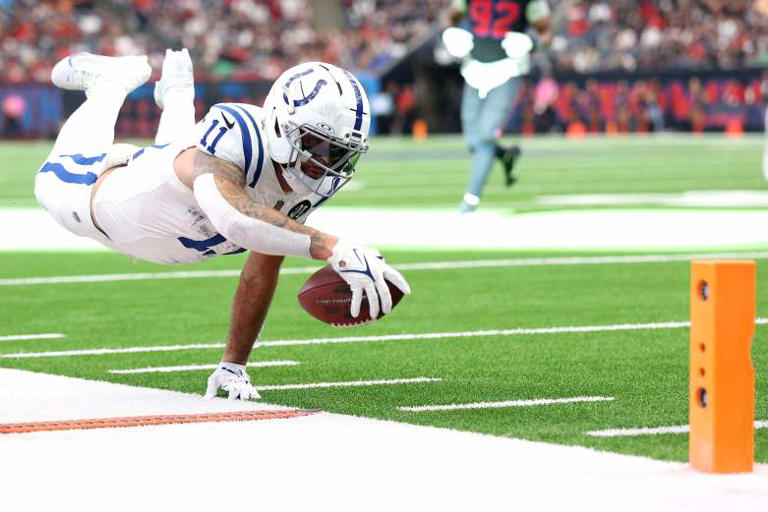 Aaron Rodgers, de los Steelers, conecta inmediatamente con su nuevo ...