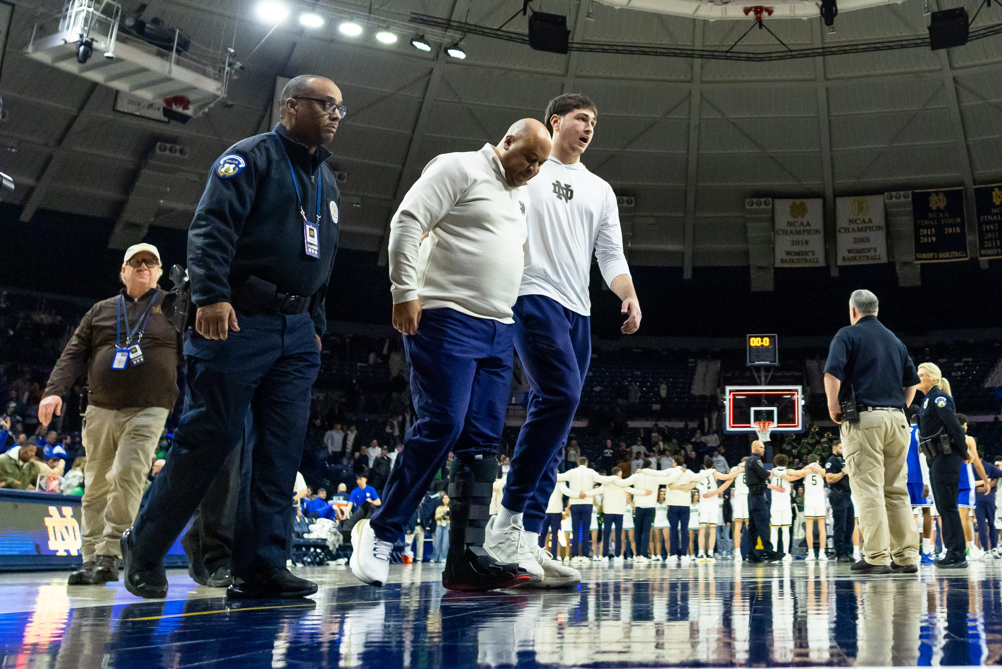 What happened to Notre Dame basketball coach Micah Shrewsberry during ...