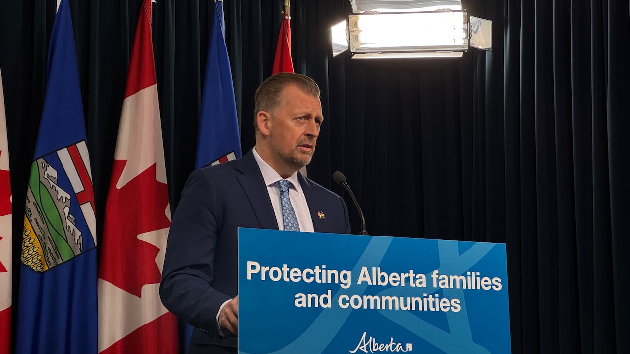 Alberta preparing to move all sheriffs to new provincial police service