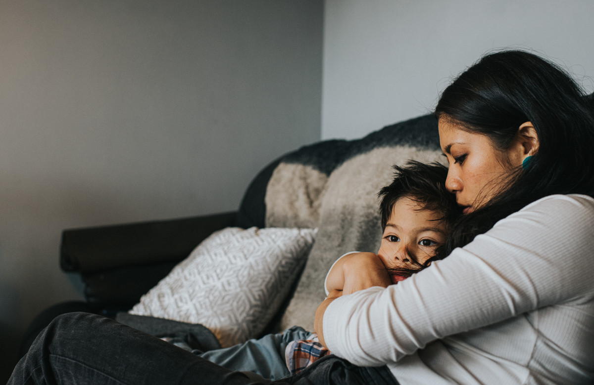 7 common parenting gestures that can increase anxiety in children ...