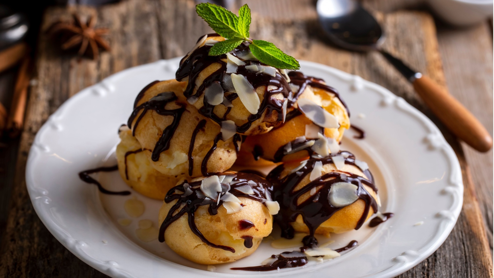 10 classic eighties desserts that defined the decade