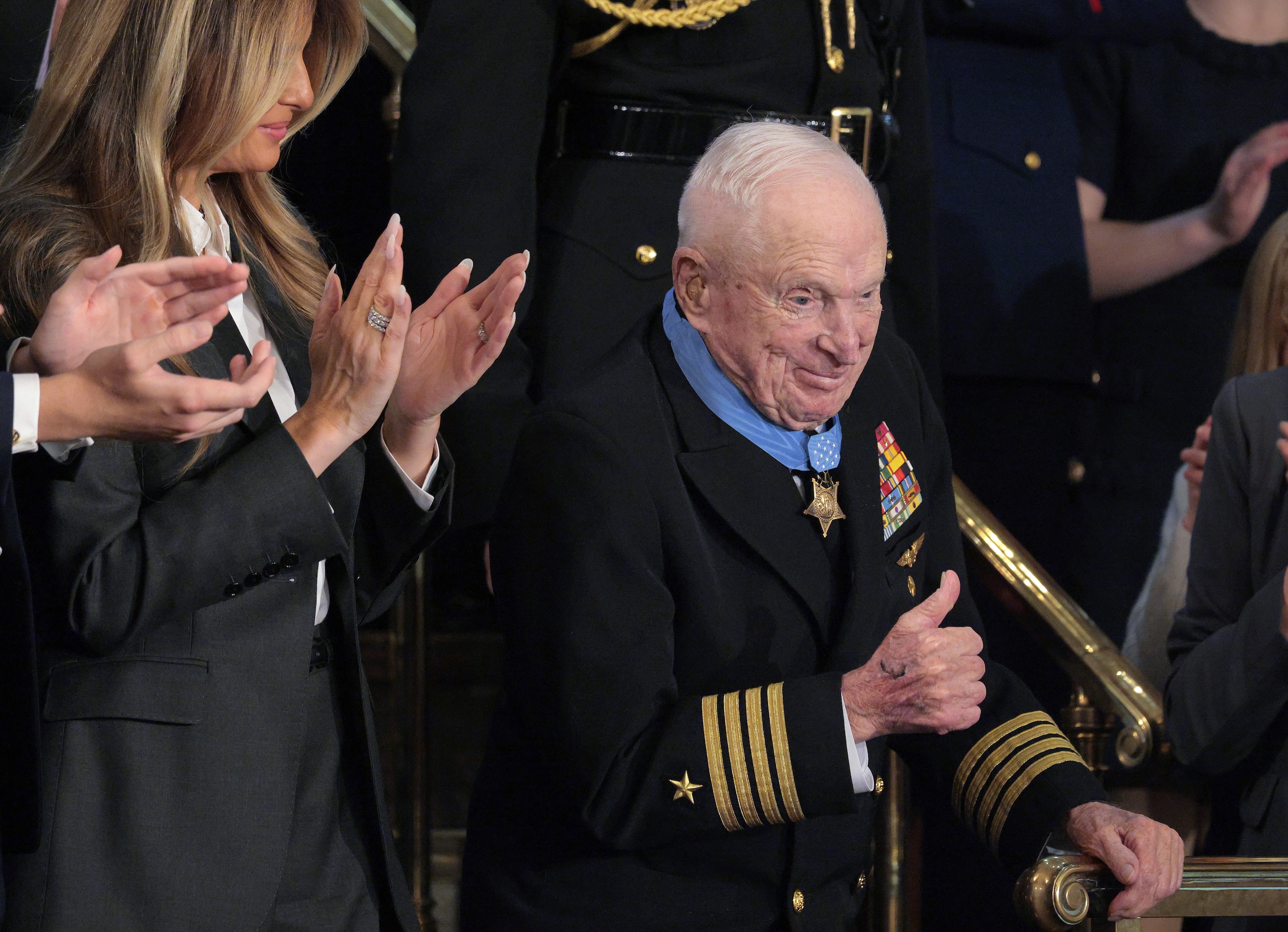 Trump presents Medal of Honor to 100-year-old Korean War veteran during ...