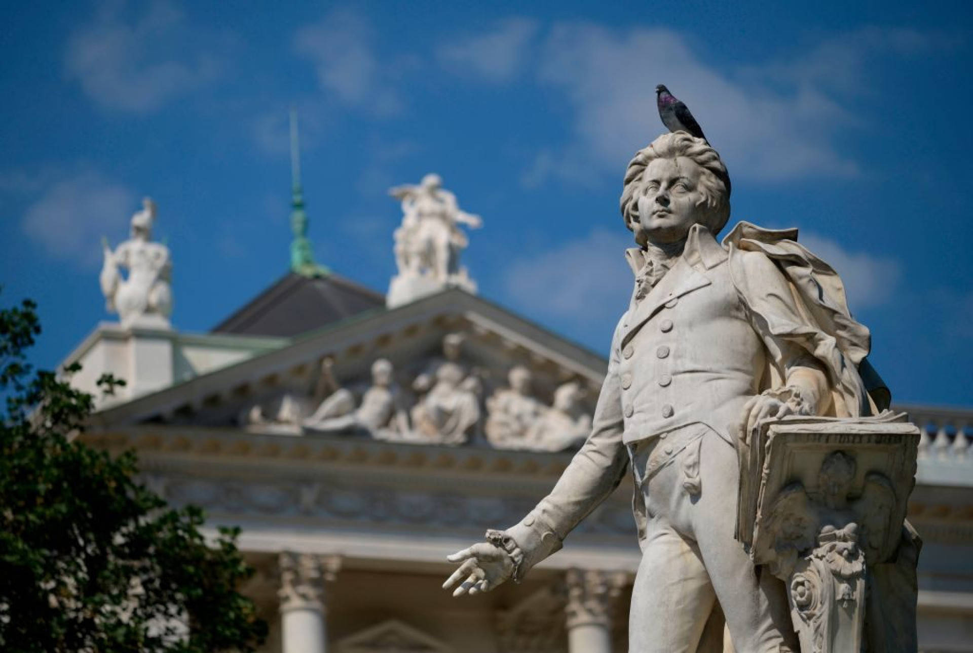 Mozart: Sandhederne bag myterne om den verdensberømte komponist