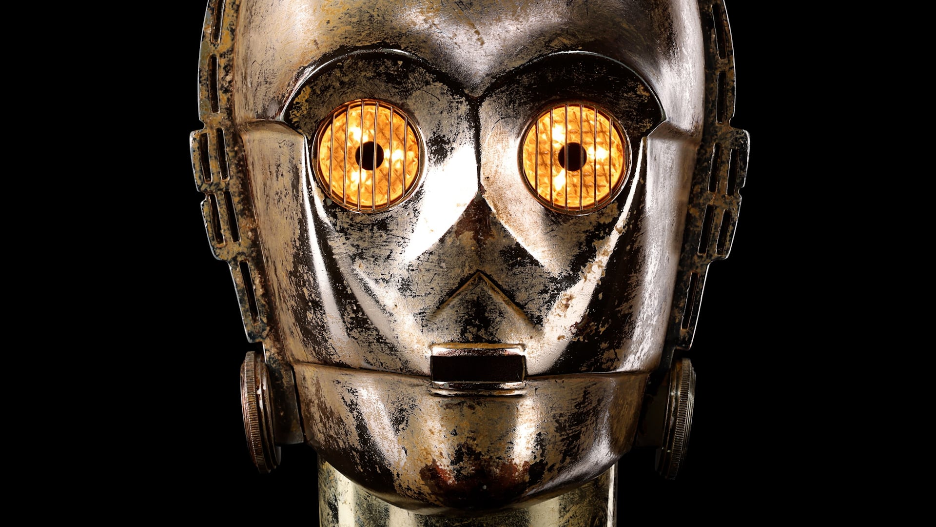 Star Wars C-3PO head and Jaws harpoon gun highlights of auction