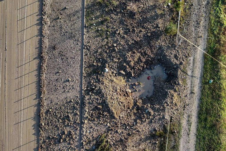 Turkish Air Force F-16 fighter jet crash kills pilot near main road