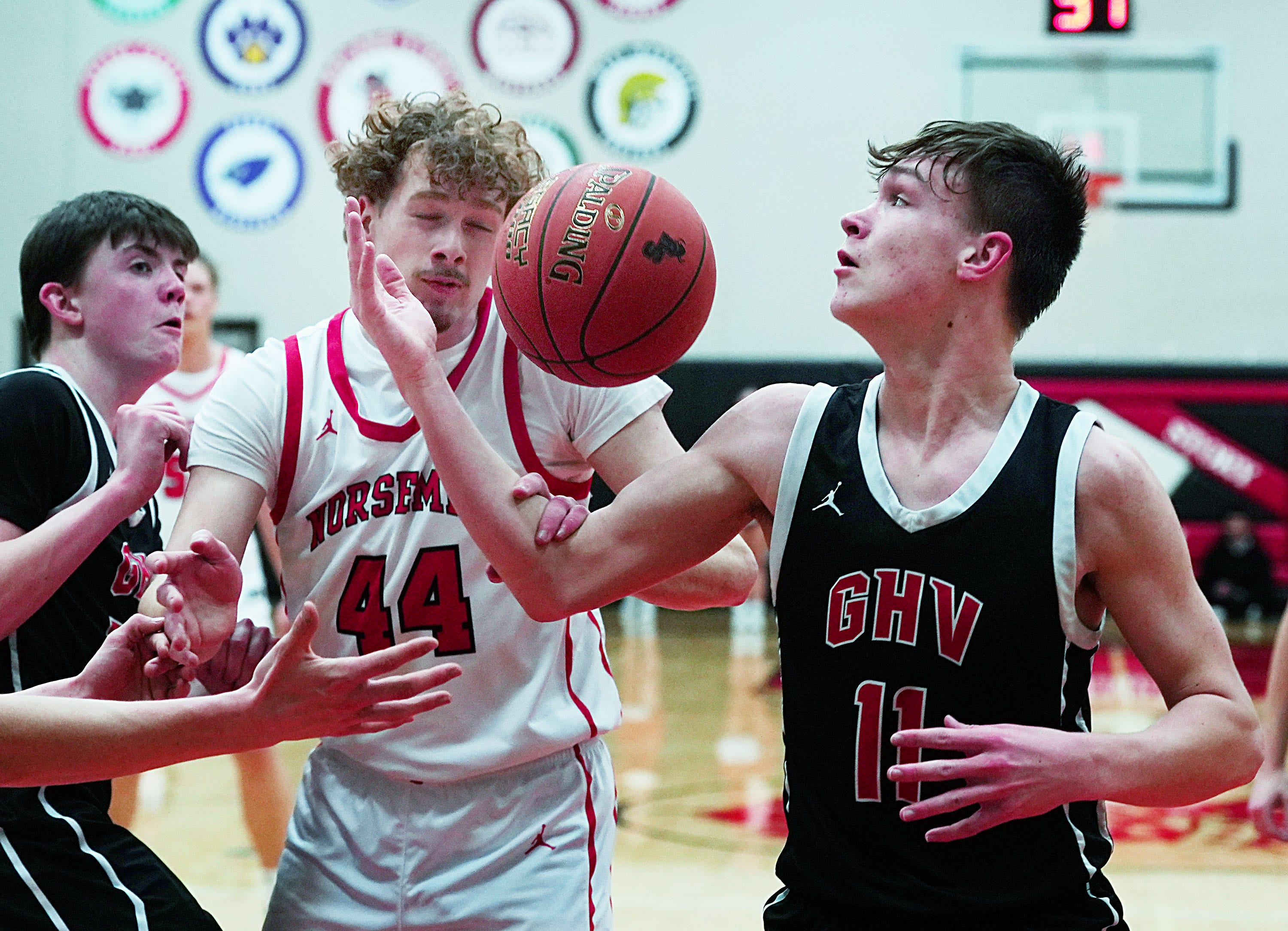 Blake Larson's steal secures district title for Roland-Story boys ...